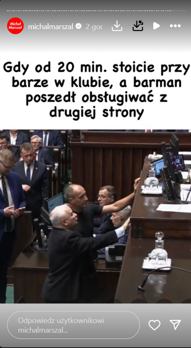 Dymy na Wiejskiej. Starszy pan i Paweł od ciasteczek wykonali zabawny gest [memy]