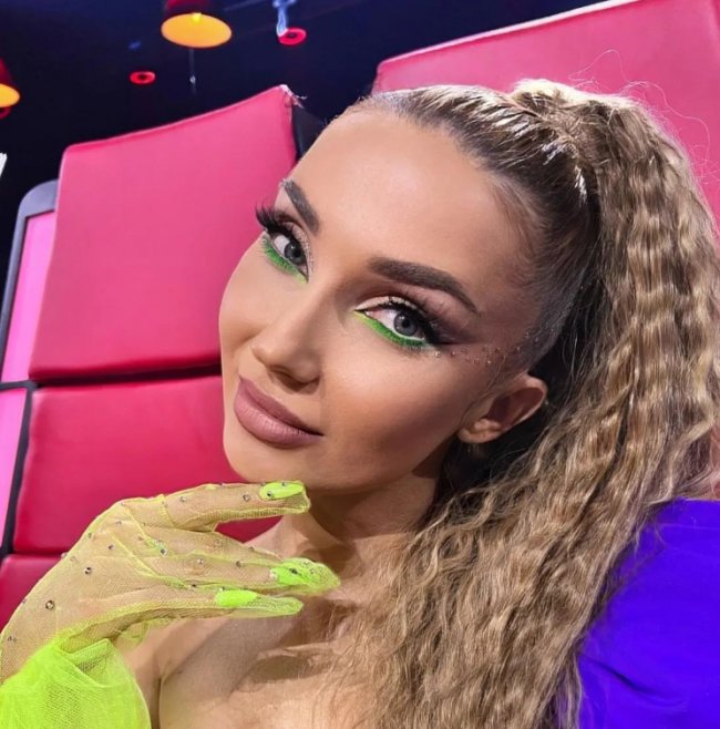 Cleo obchodzi 39 urodziny! Najciekawsze makijaże piosenkarki - foxy ...