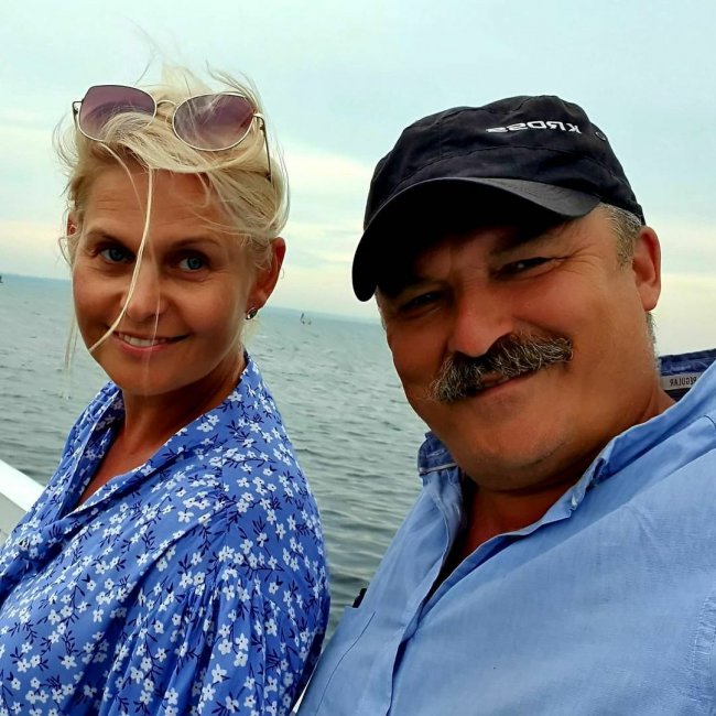 Marek chce zostać zastępcą Andrzeja. Jego żona pracuje w tym samym sektorze. Oto historia ich ...